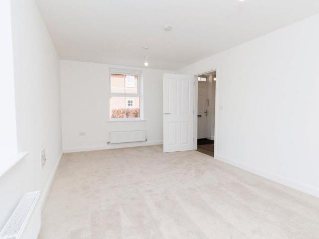 3 bedroom detached house to rent