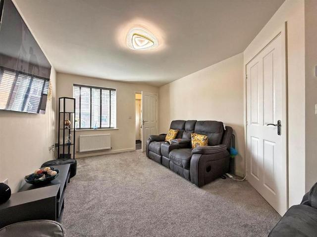 3 bedroom detached house to rent