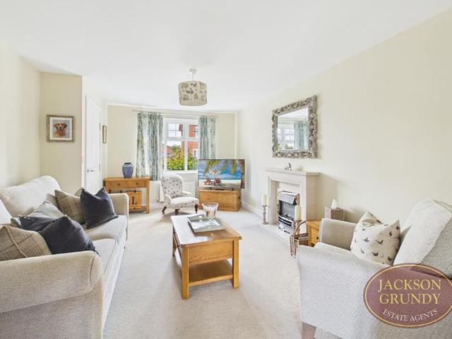 3 bedroom detached house to rent