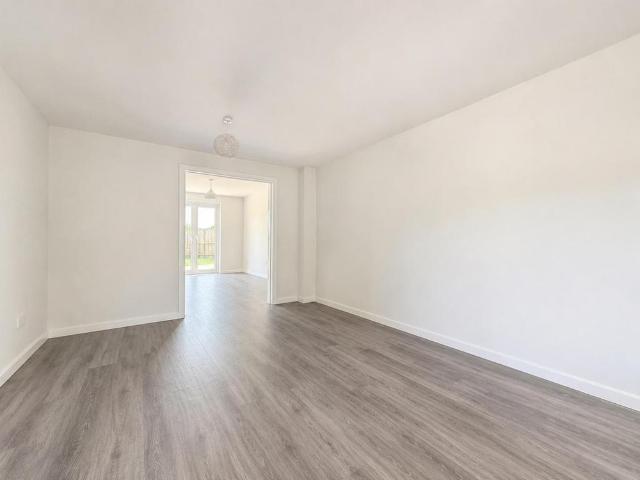 3 bedroom detached house to rent