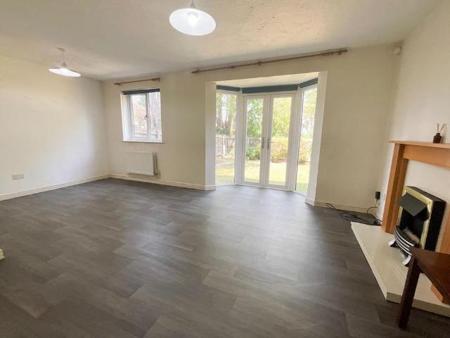 3 bedroom detached house to rent