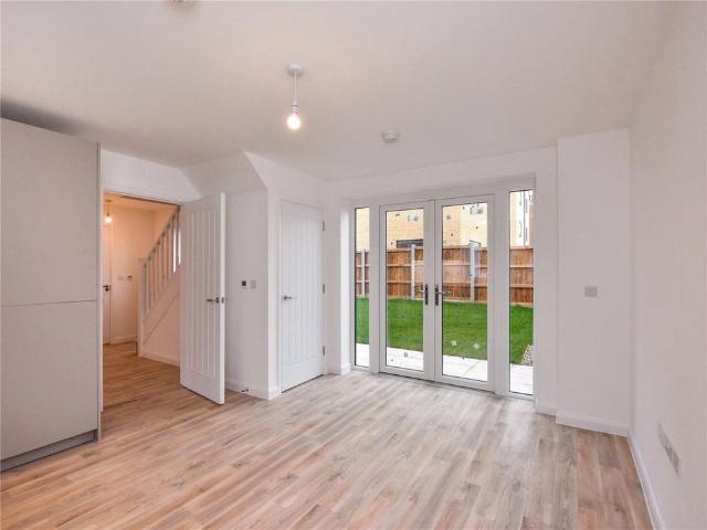 3 bedroom detached house to rent