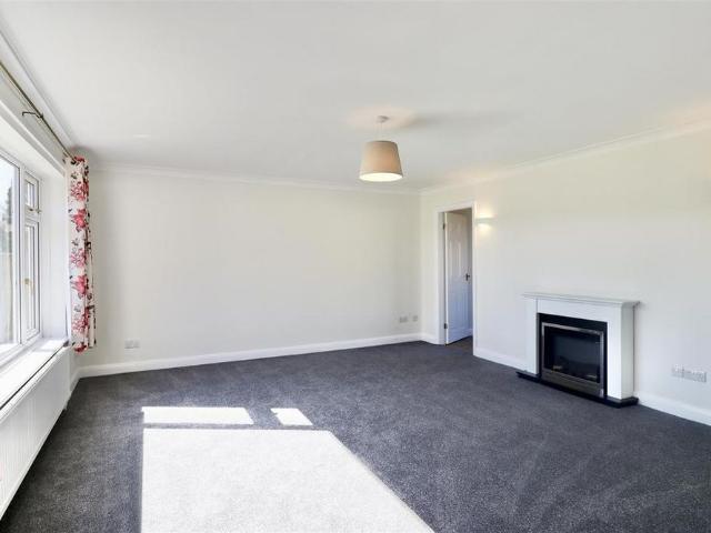 3 bedroom detached house to rent
