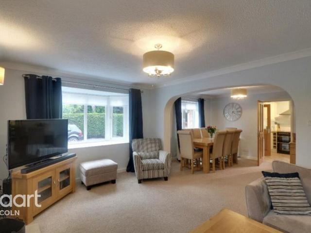 3 bedroom detached house to rent