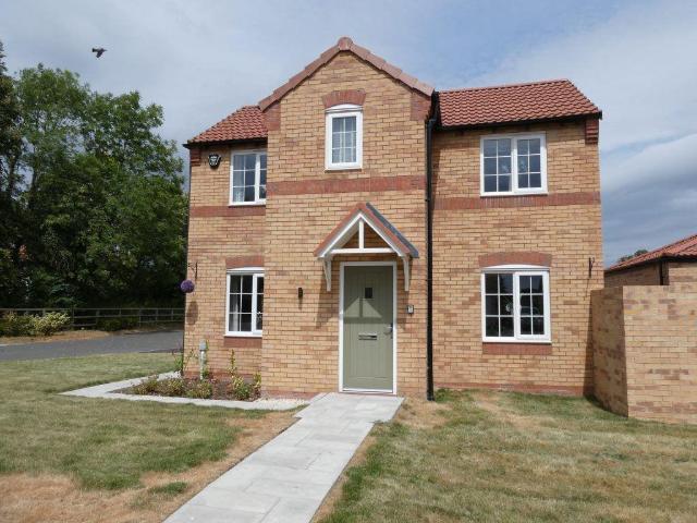 3 bedroom detached house to rent