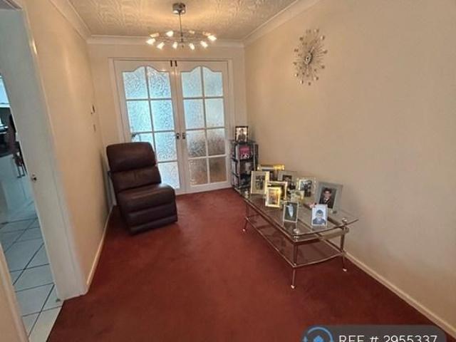 3 bedroom detached house to rent
