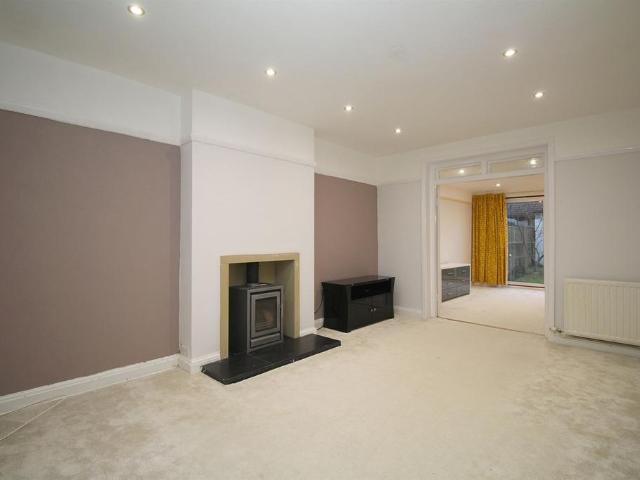 3 bedroom detached house to rent