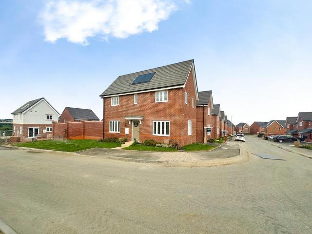 3 bedroom detached house to rent