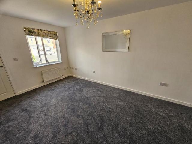 3 bedroom detached house to rent