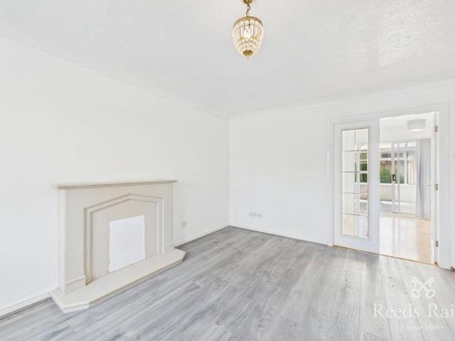 3 bedroom detached house to rent