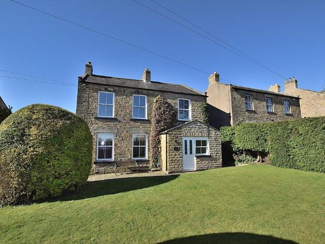 3 bedroom detached house to rent