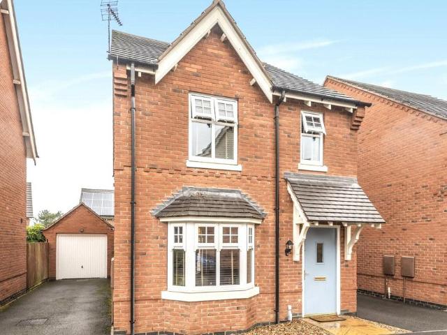 3 bedroom detached house to rent