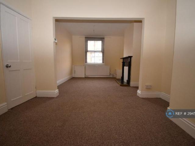 3 bedroom detached house to rent