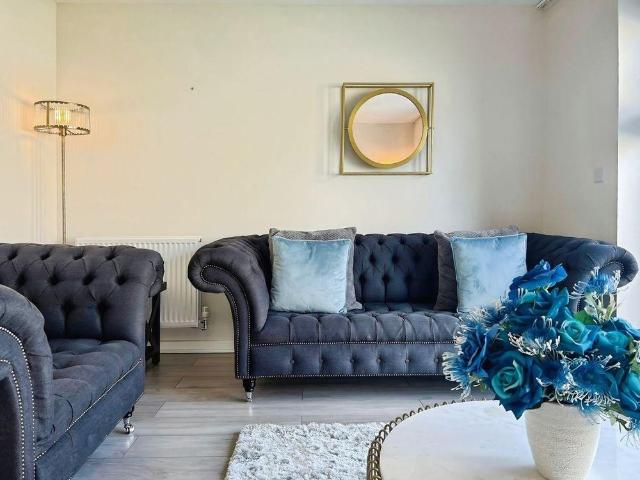 3 bedroom detached house to rent
