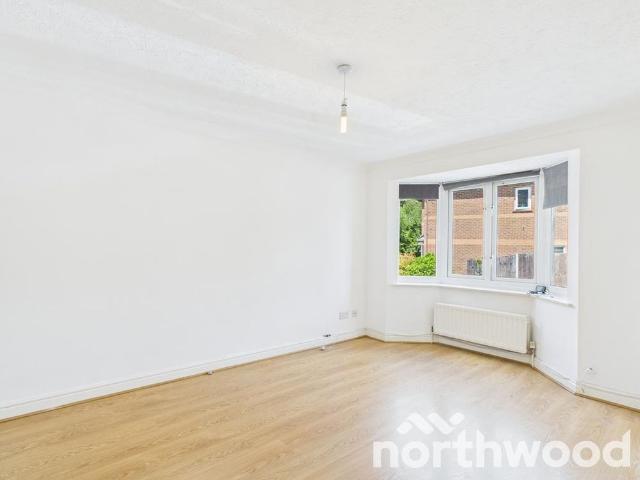 3 bedroom detached house to rent