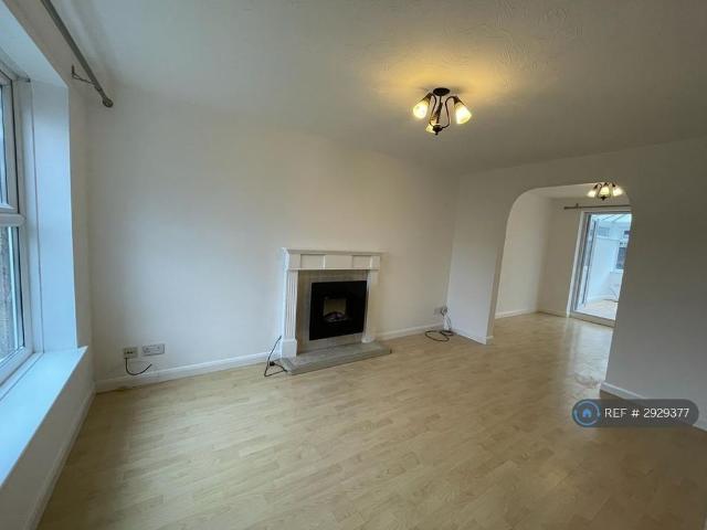 3 bedroom detached house to rent