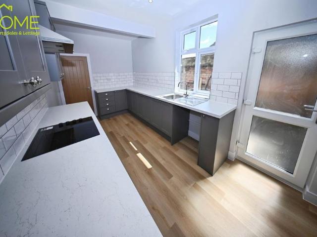 3 bedroom detached house to rent