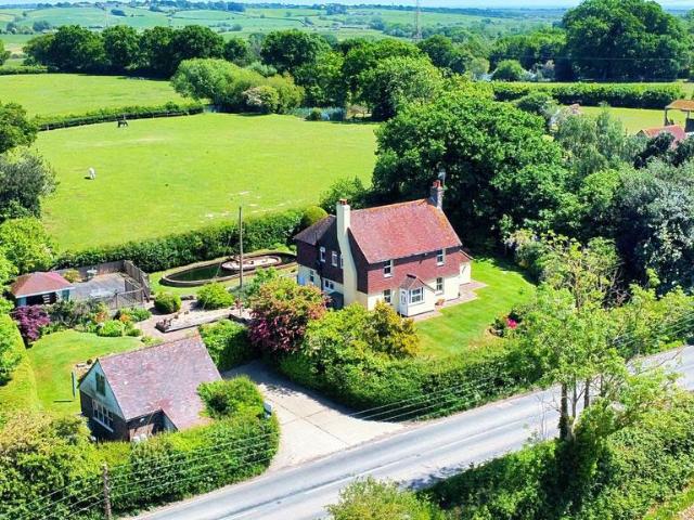 3 bedroom detached house to rent