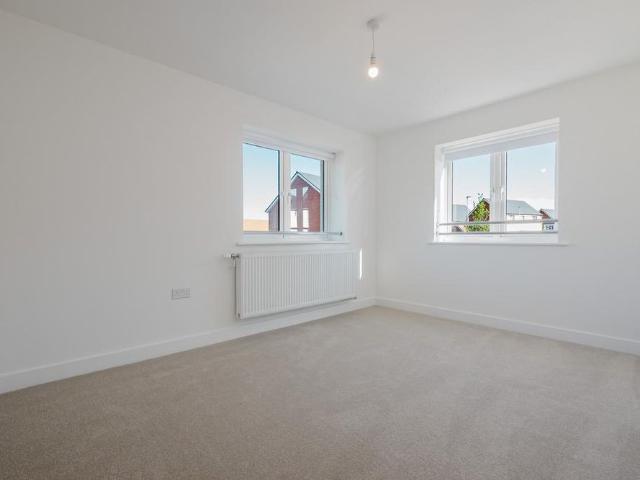 3 bedroom detached house to rent