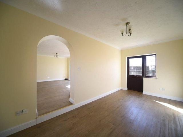 3 bedroom detached house to rent