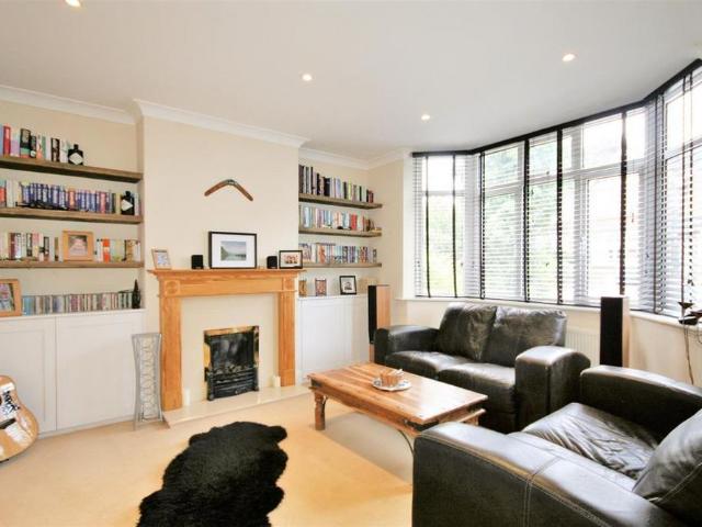 3 bedroom detached house to rent