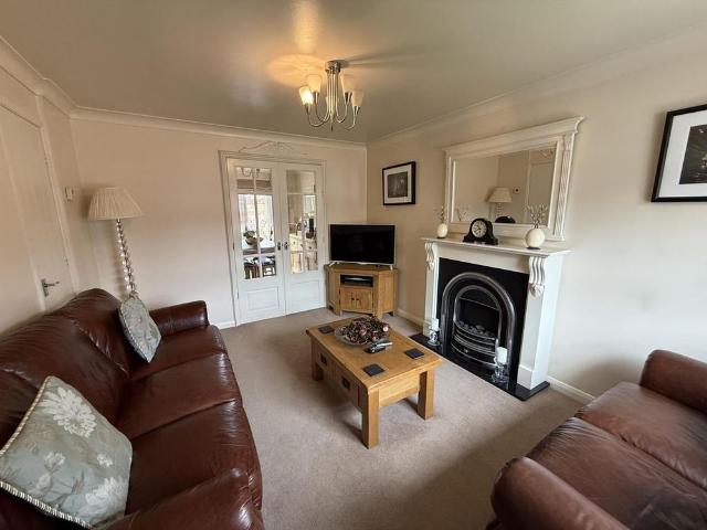 3 bedroom detached house to rent