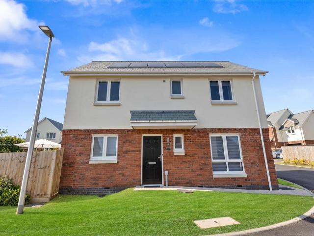 3 bedroom detached house to rent