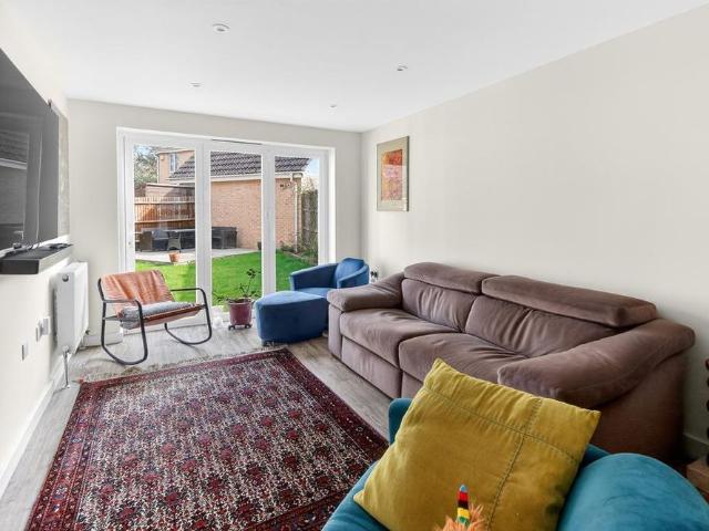 3 bedroom detached house to rent