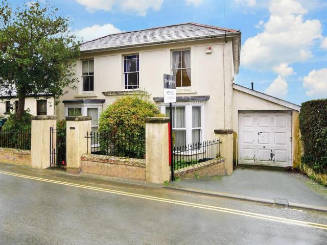 3 bedroom detached house to rent
