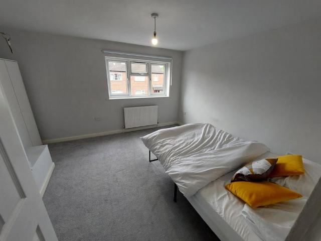 3 bedroom detached house to rent