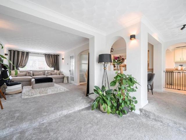 3 bedroom detached house to rent