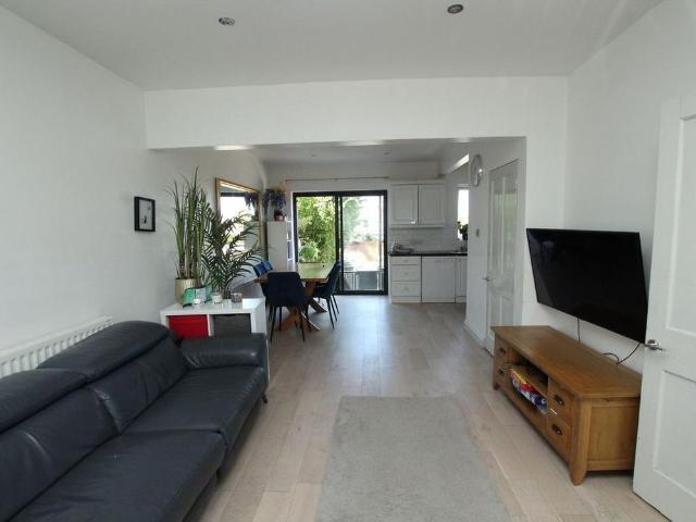 3 bedroom detached house to rent