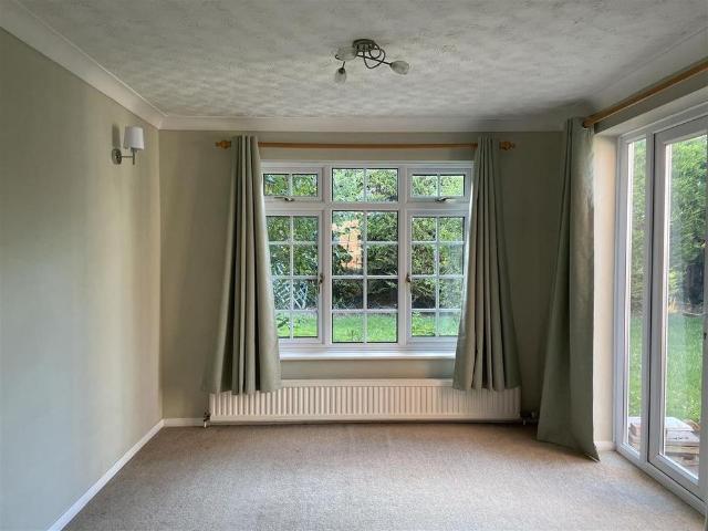 3 bedroom detached house to rent