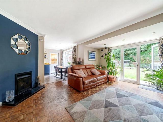 3 bedroom detached house to rent