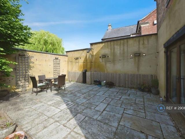 3 bedroom detached house to rent