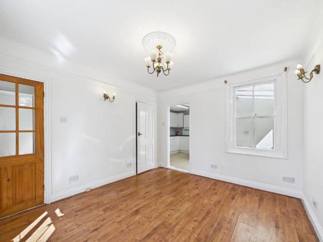 3 bedroom detached house to rent