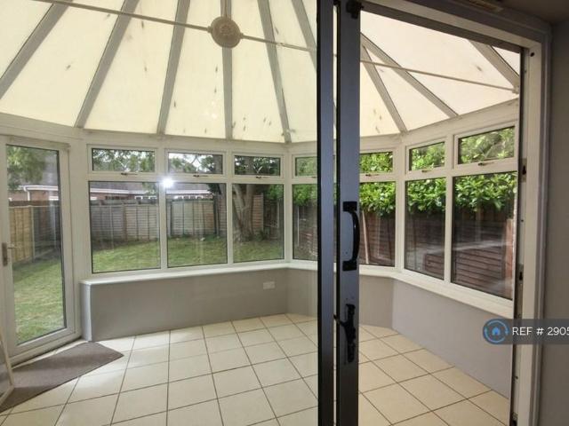 3 bedroom detached house to rent