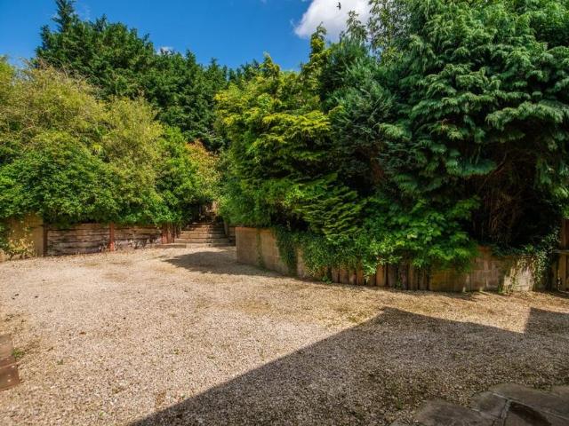 3 bedroom detached house to rent