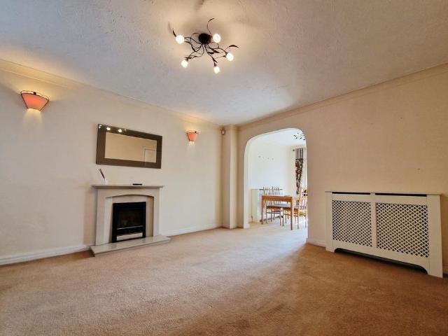 3 bedroom detached house to rent