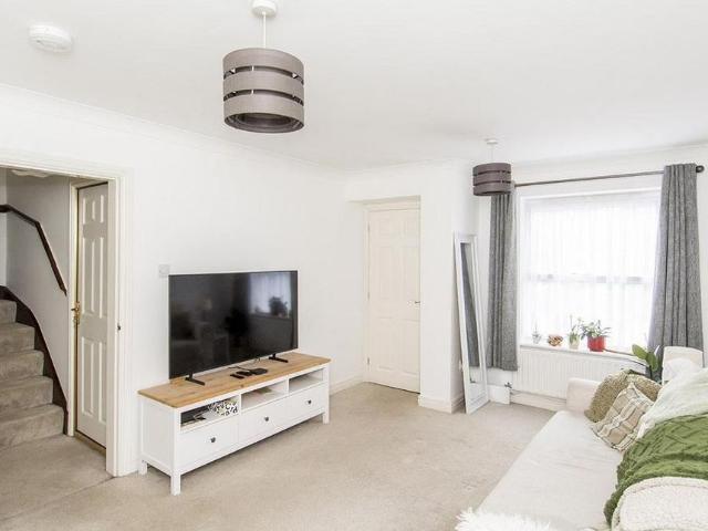 3 bedroom detached house to rent