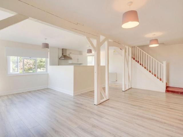 3 bedroom detached house to rent