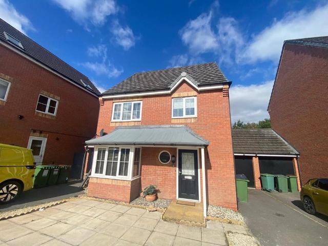 3 bedroom detached house to rent