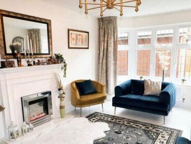 3 bedroom detached house to rent
