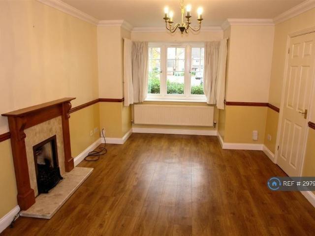3 bedroom detached house to rent