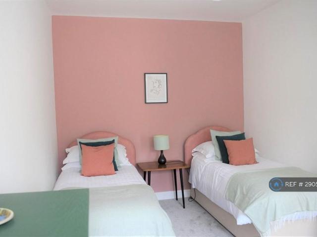 3 bedroom detached house to rent
