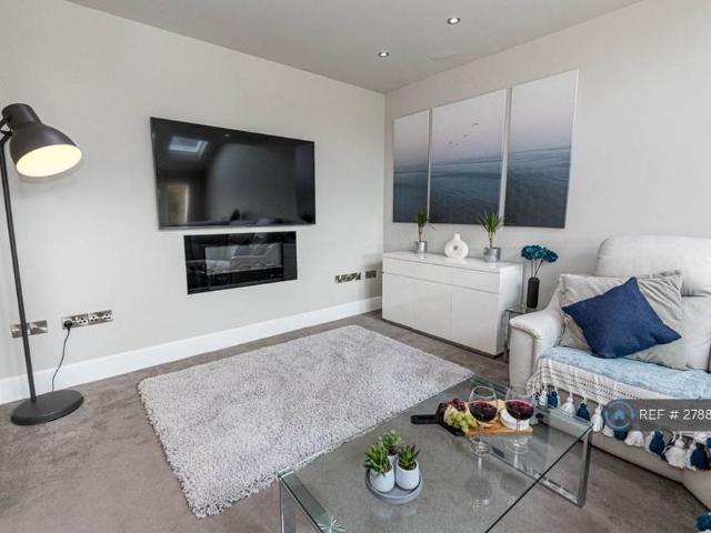 3 bedroom detached house to rent
