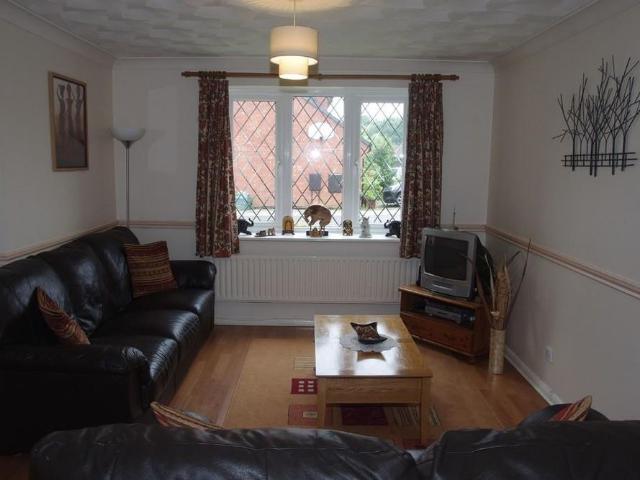 3 bedroom detached house to rent