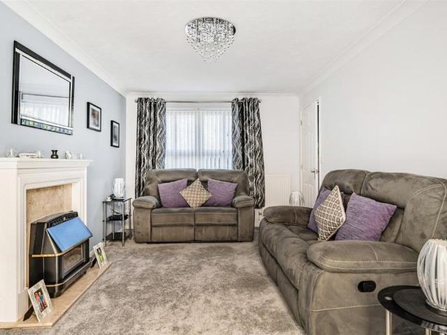 3 bedroom detached house to rent