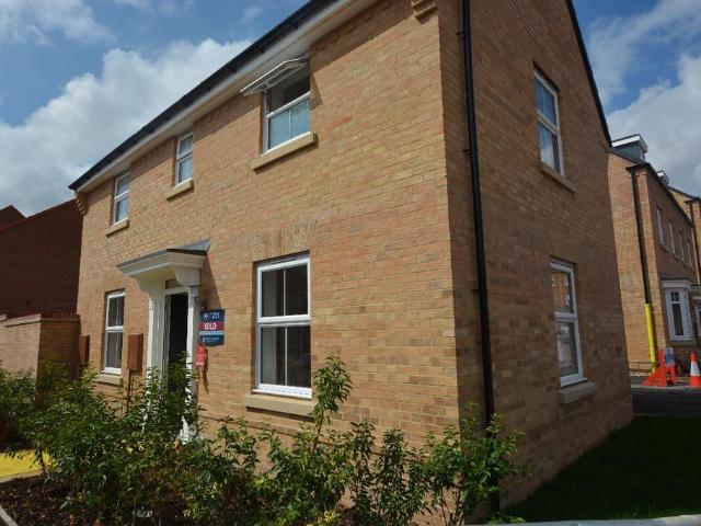 3 bedroom detached house to rent