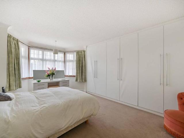 3 bedroom detached house to rent